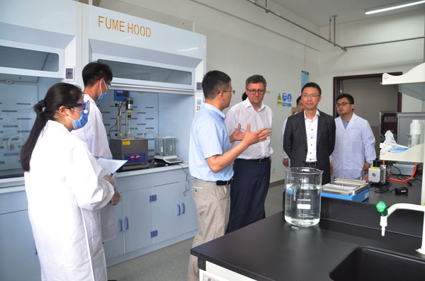 Besprechung der Kooperation mit der Chemiedelegation vom BYK Additives ...